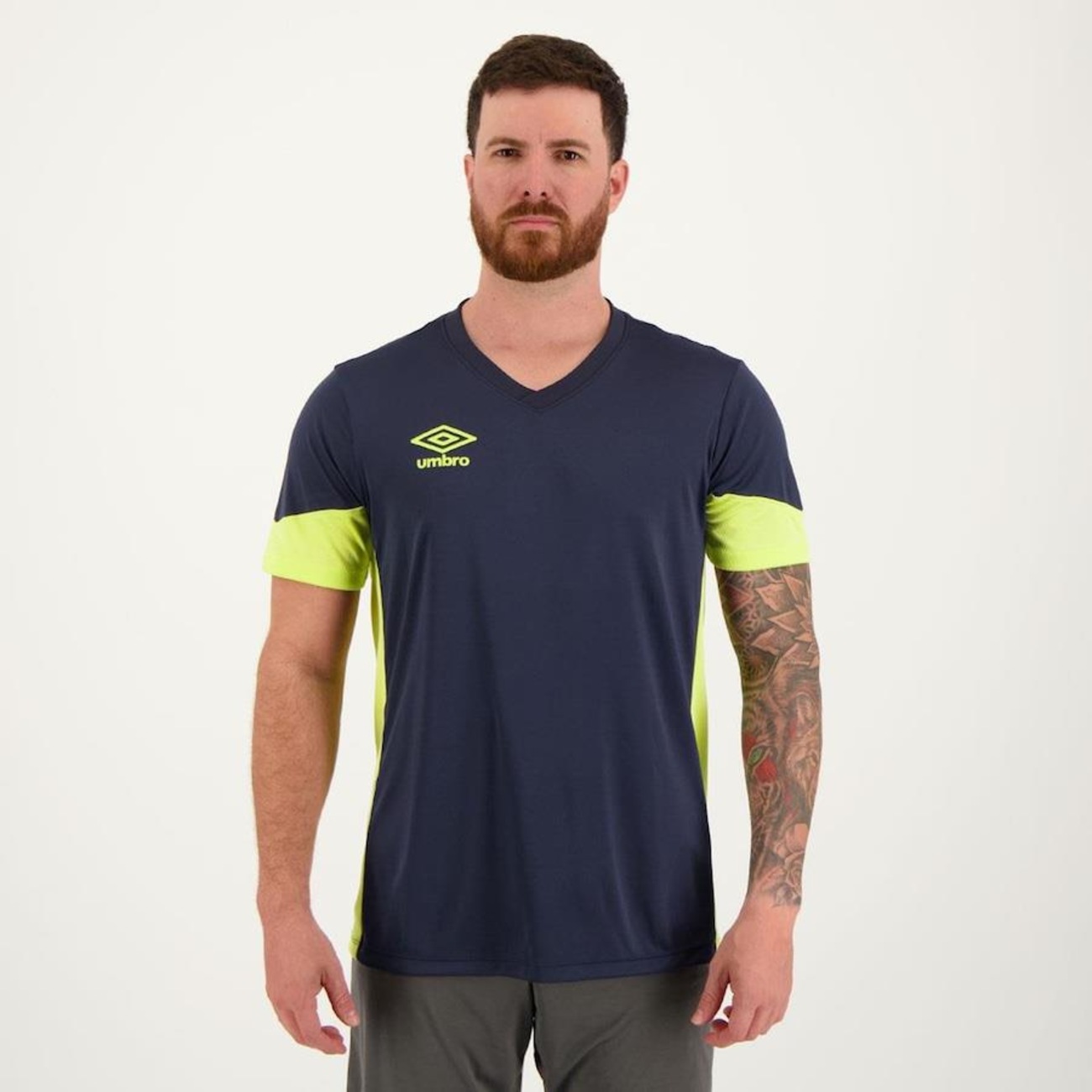 Camiseta Umbro Core - Masculina | Centauro