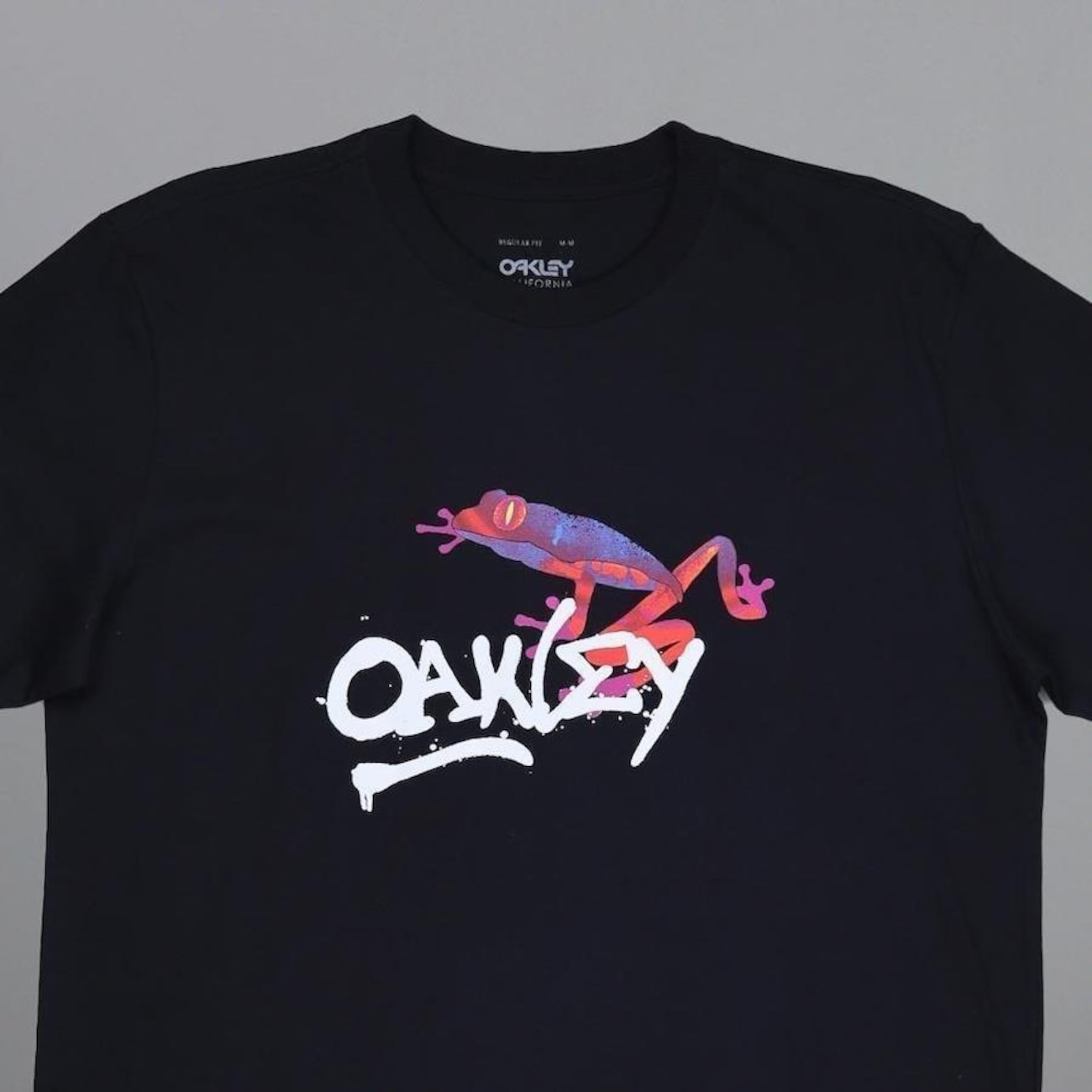 Camiseta Oakley Edição Especial Frog Graphic Tee Original - Masculina ...