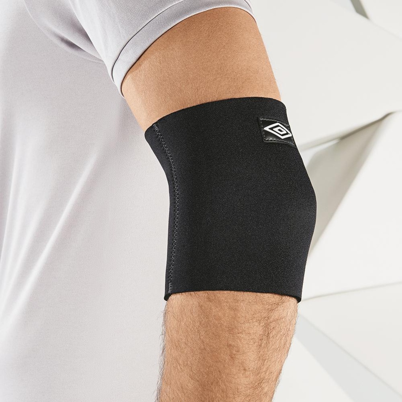 Cotoveleira Umbro Neoprene - Unisex | Centauro