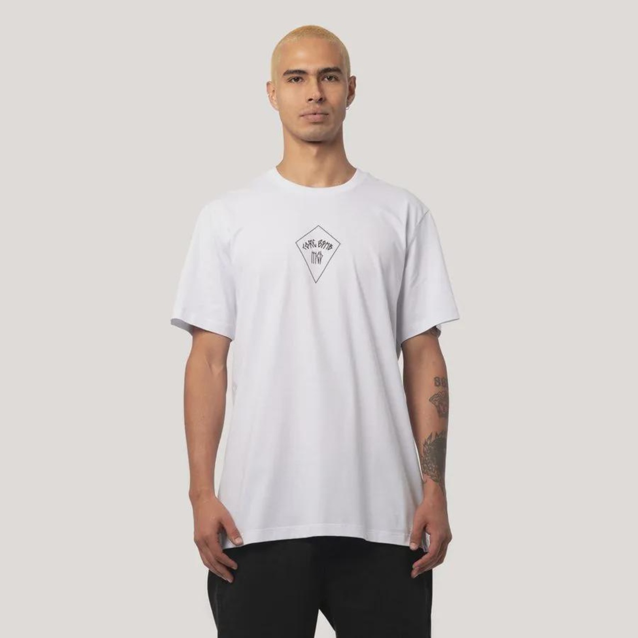 Camiseta Regular MCD Travis Bomb Receba Masculino | Centauro