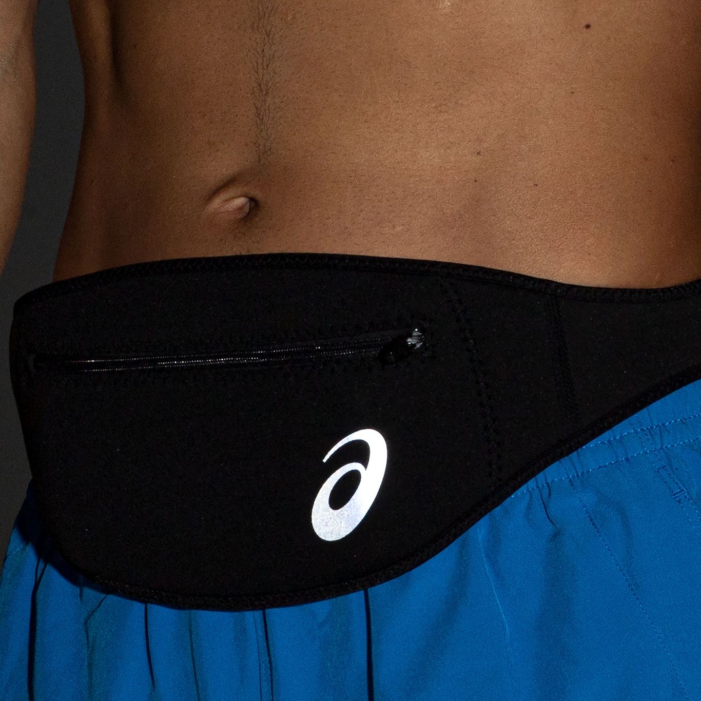 Pochete Asics Perso Zíper Abertura para Fone | Centauro