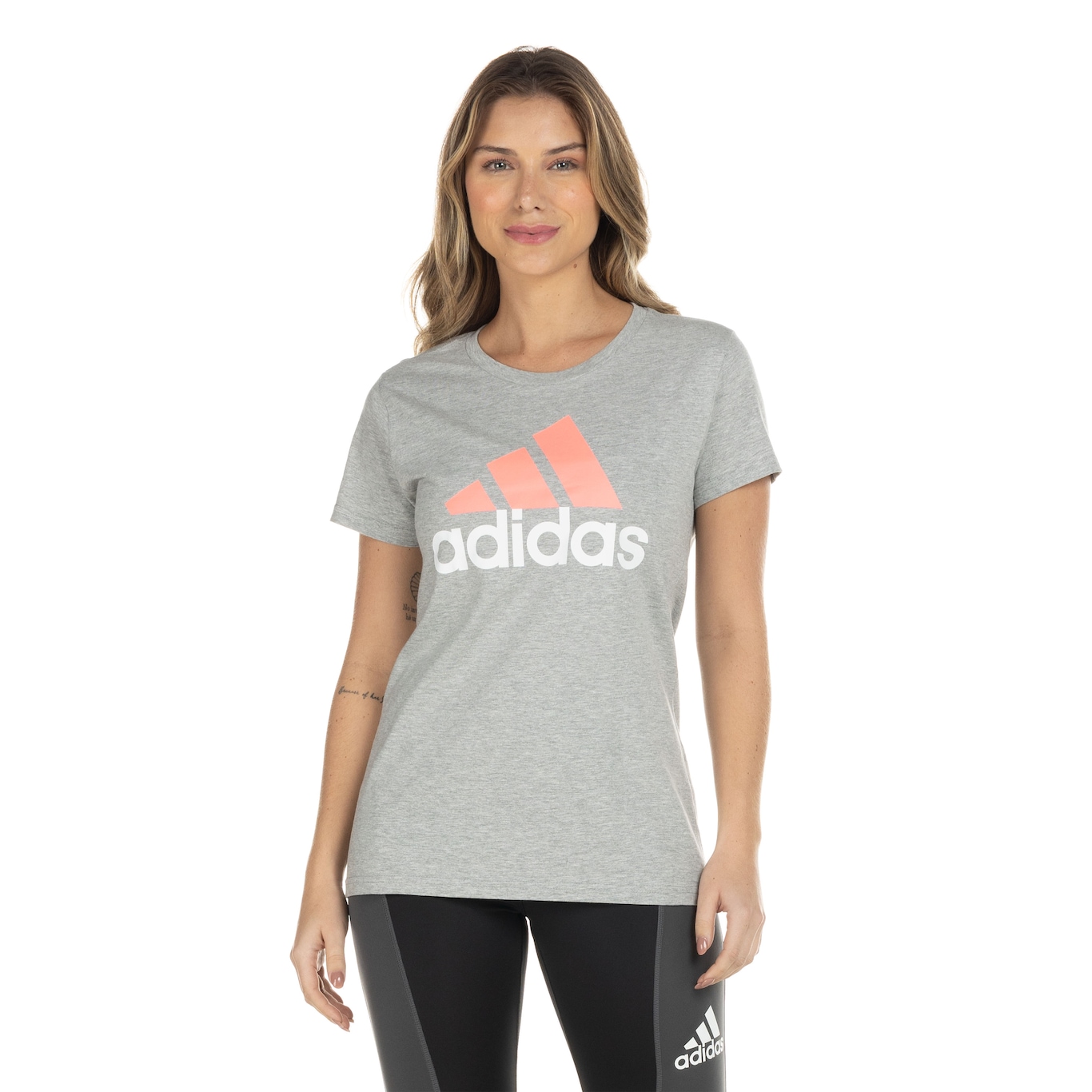 Camiseta adidas Manga Curta Logo - Feminina | Centauro