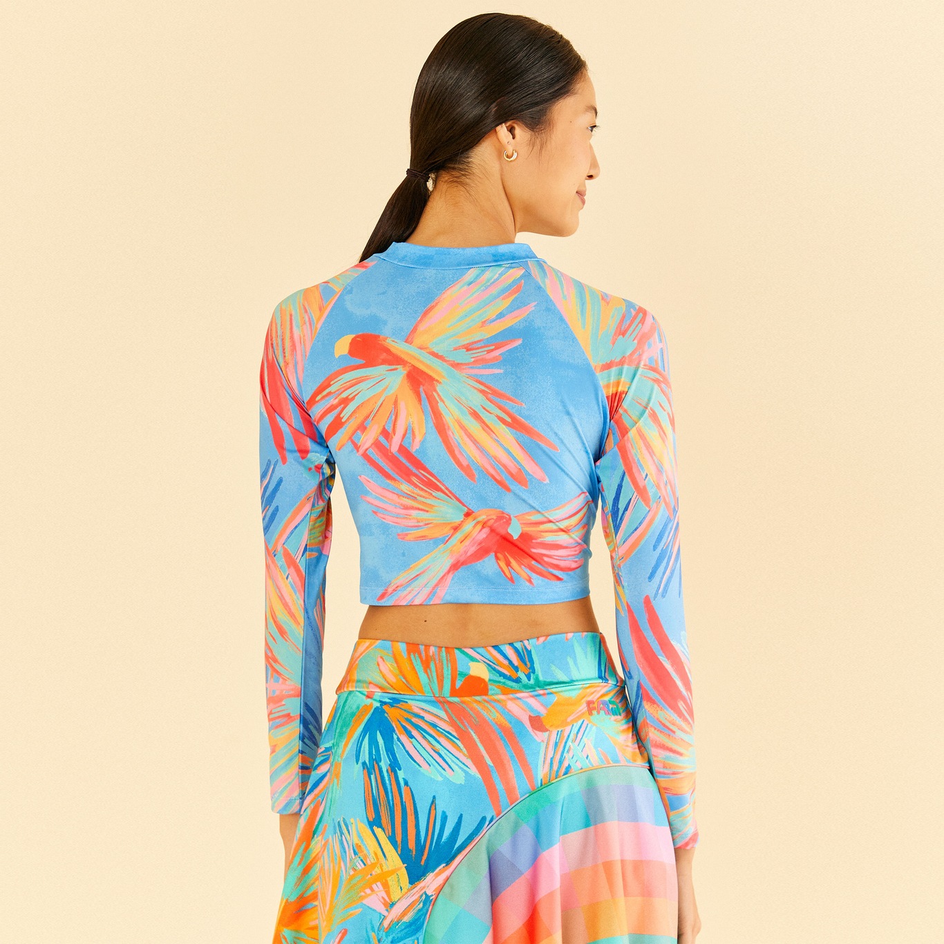 Blusa Cropped Manga Longa Feminina Farm UV Pássaros Pintados | Centauro