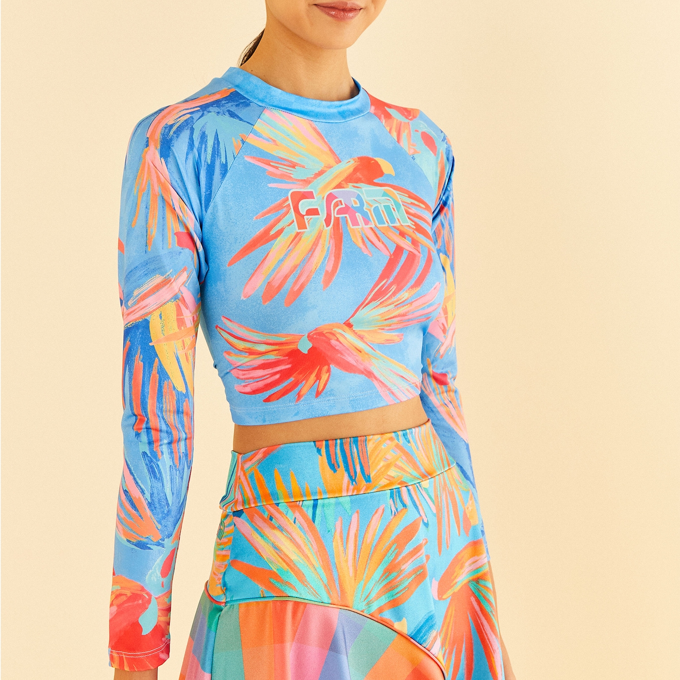 Blusa Cropped Manga Longa Feminina Farm UV Pássaros Pintados | Centauro