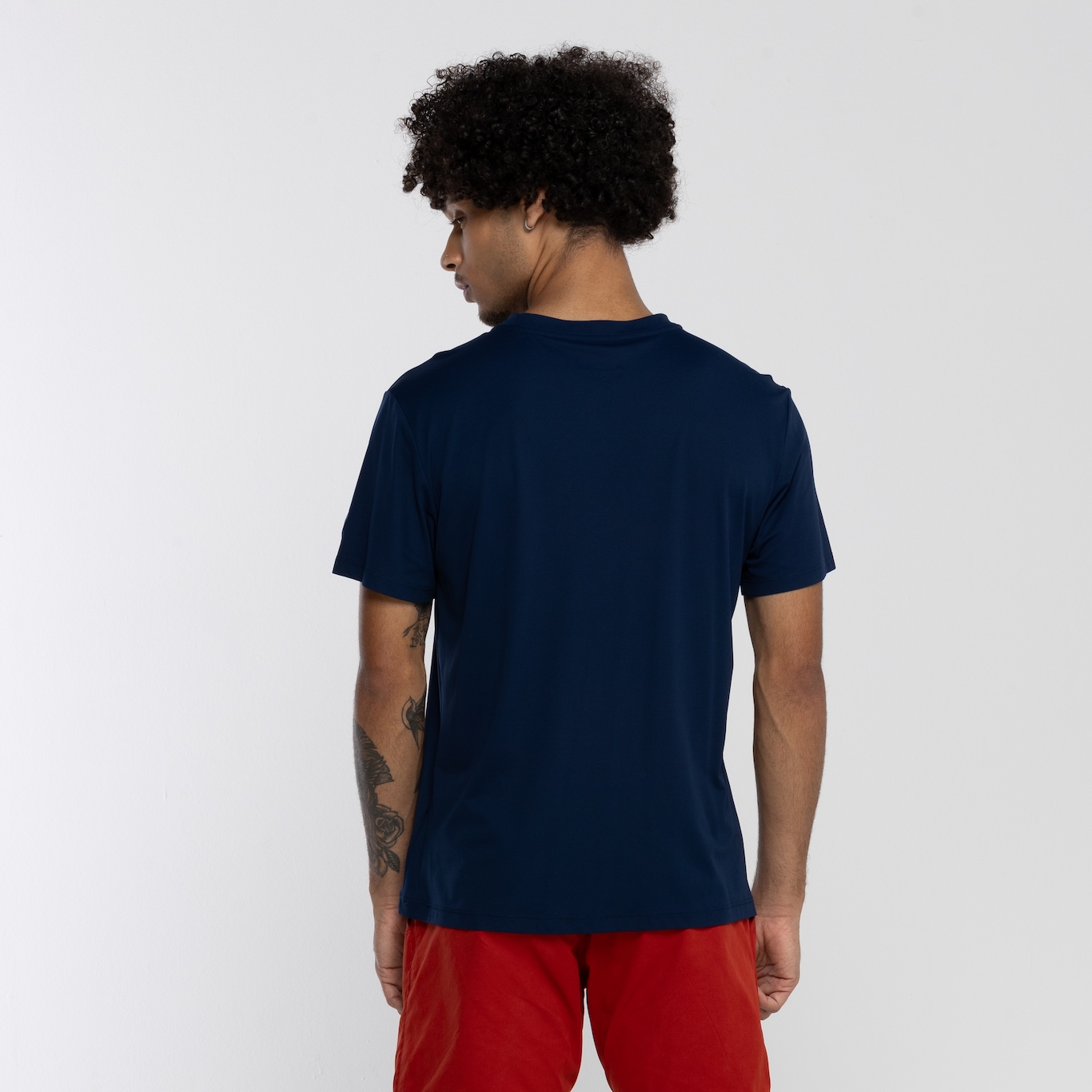 Camiseta Masculina ASICS Manga Curta Racket UV Protection em Promoção ...