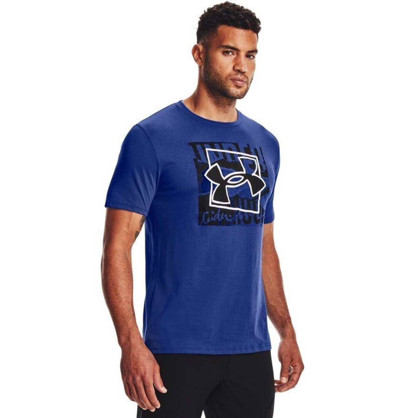 Camiseta Under Armour Boxed Symbol Outline - Masculina | Centauro