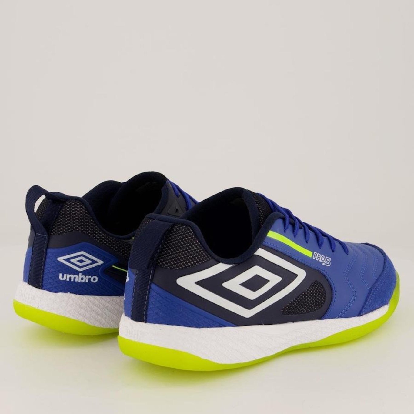 Chuteira Futsal Umbro Pro 5 Bump - Unissex | Centauro