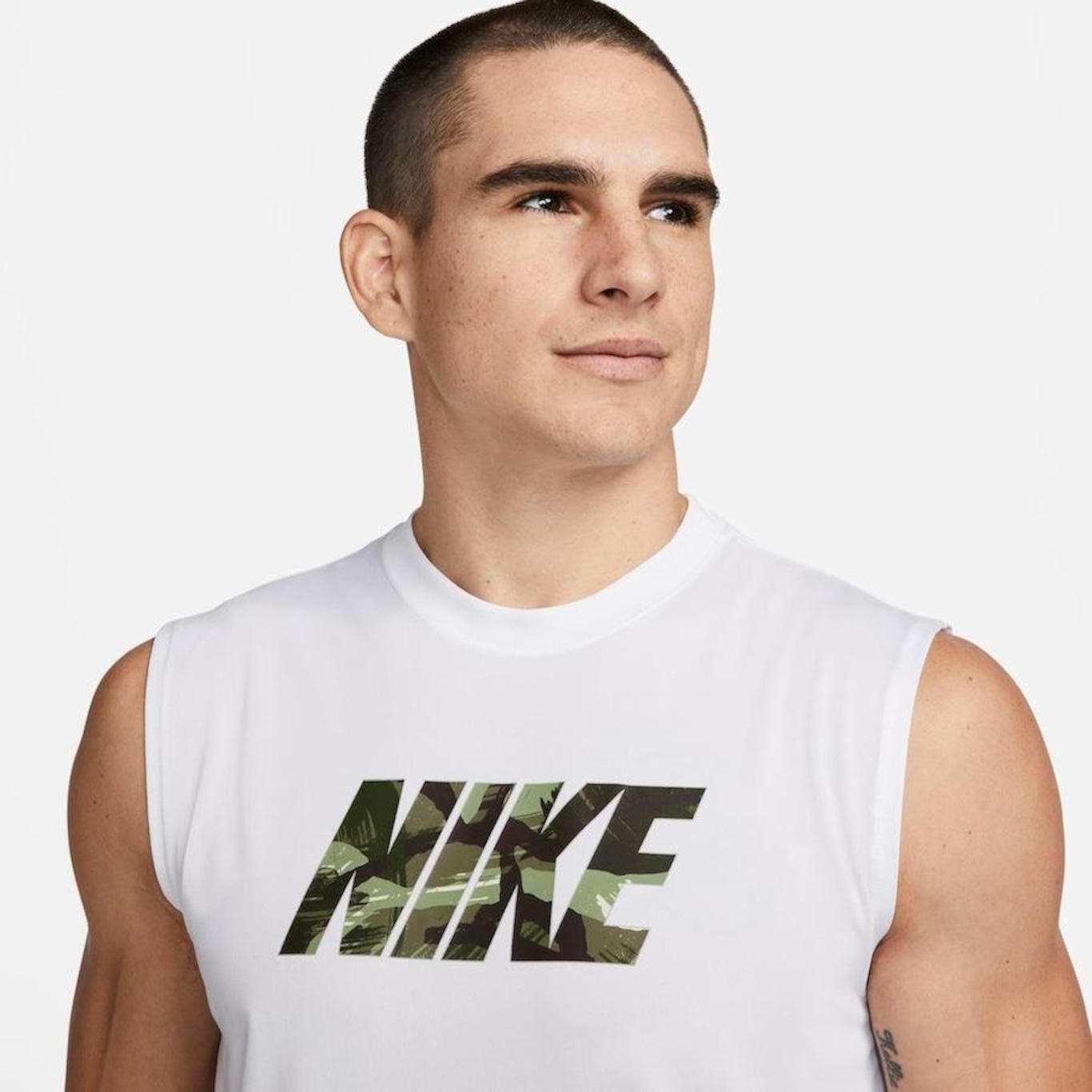 Camiseta Regata Nike Dri-FIT Legend - Masculina | Centauro