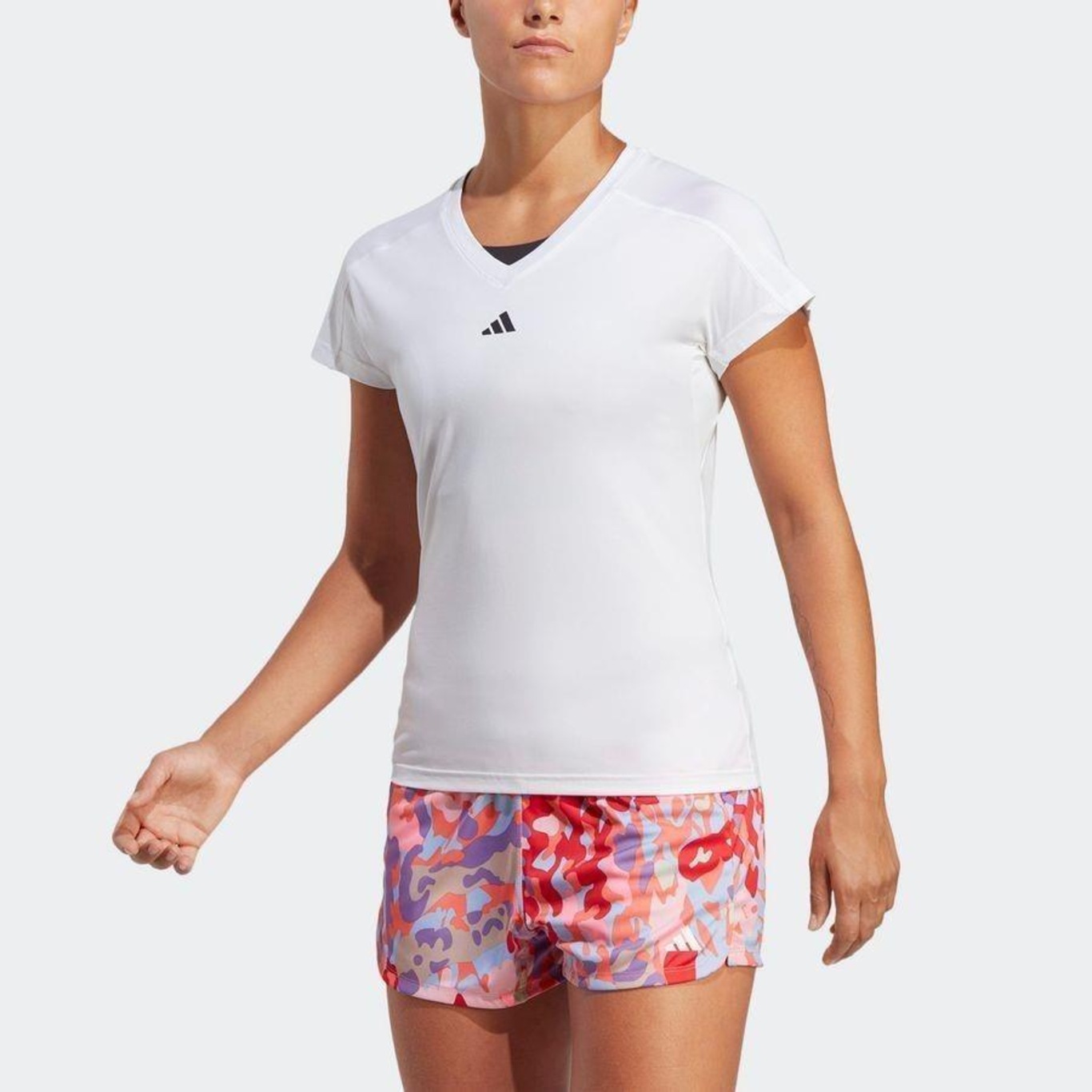 Camiseta Gola V Train Essentials Minimal Branding - Feminina | Centauro