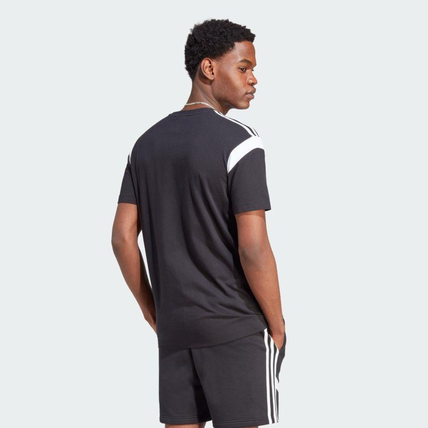 Camiseta adidas Colorblock - Masculina | Centauro