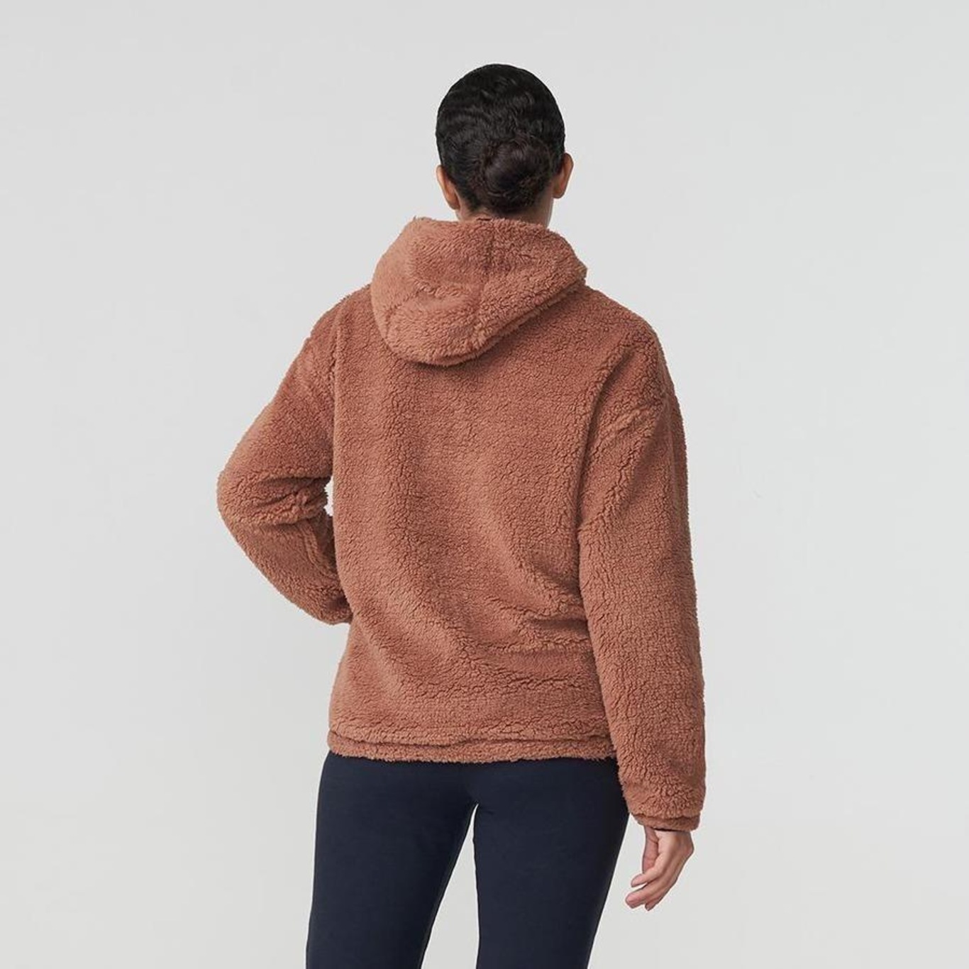 Jaqueta com Capuz Fila Double Face Fur II - Feminina em Promoção | Centauro