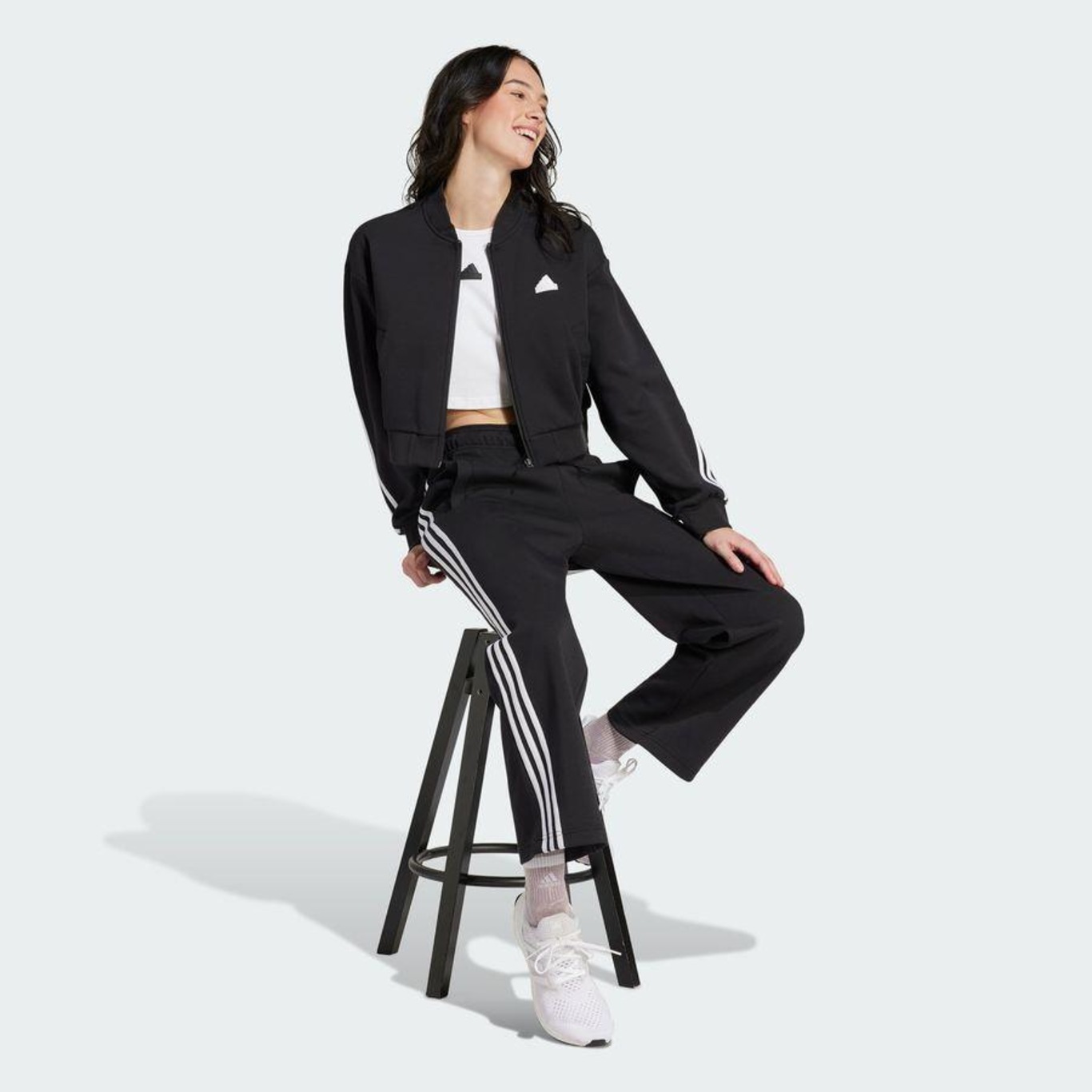 Calça adidas Barras Abertas Future Icons Três Listras - Feminina | Centauro