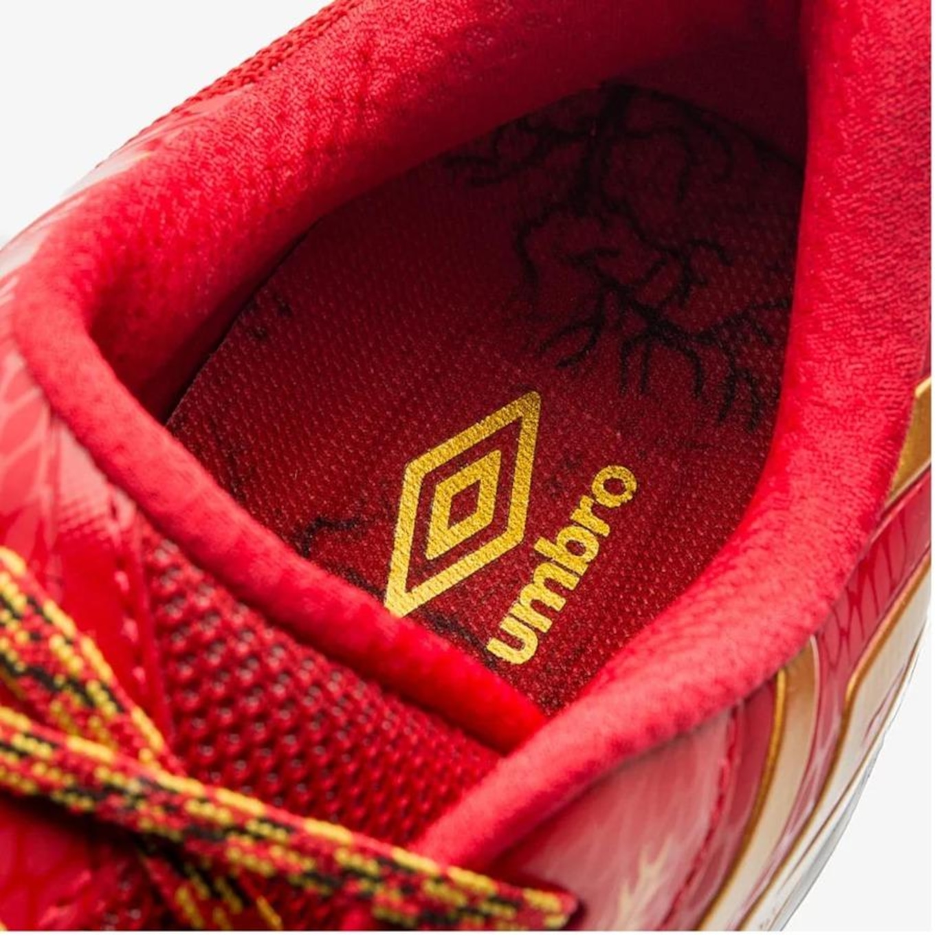 Chuteira Futsal Umbro Pro 5 Bump Dragon Adulto | Centauro