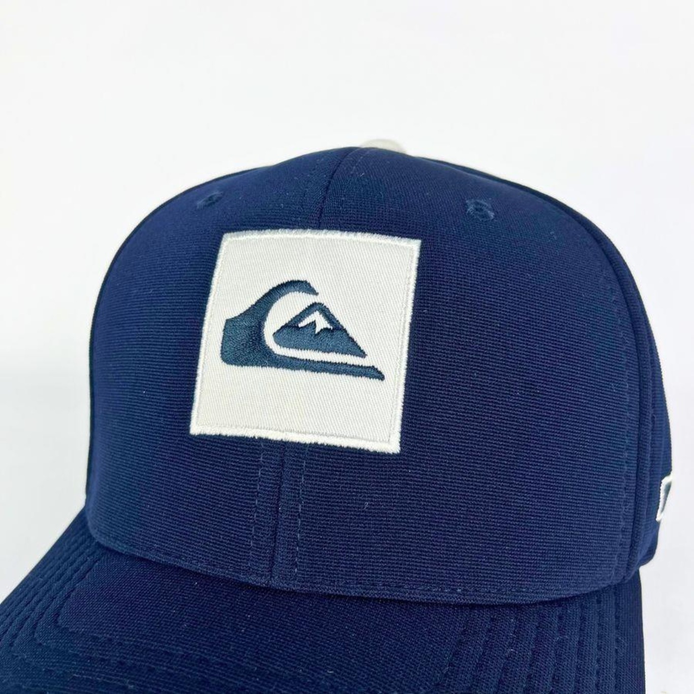 Boné Aba Curva Quiksilver Emb Square Logo Bordado - Fechado - Adulto | Centauro