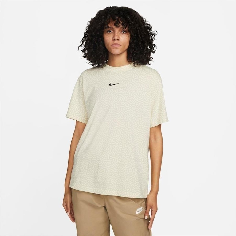 Camiseta Nike Sportswear Tee Dim - Feminina | Centauro